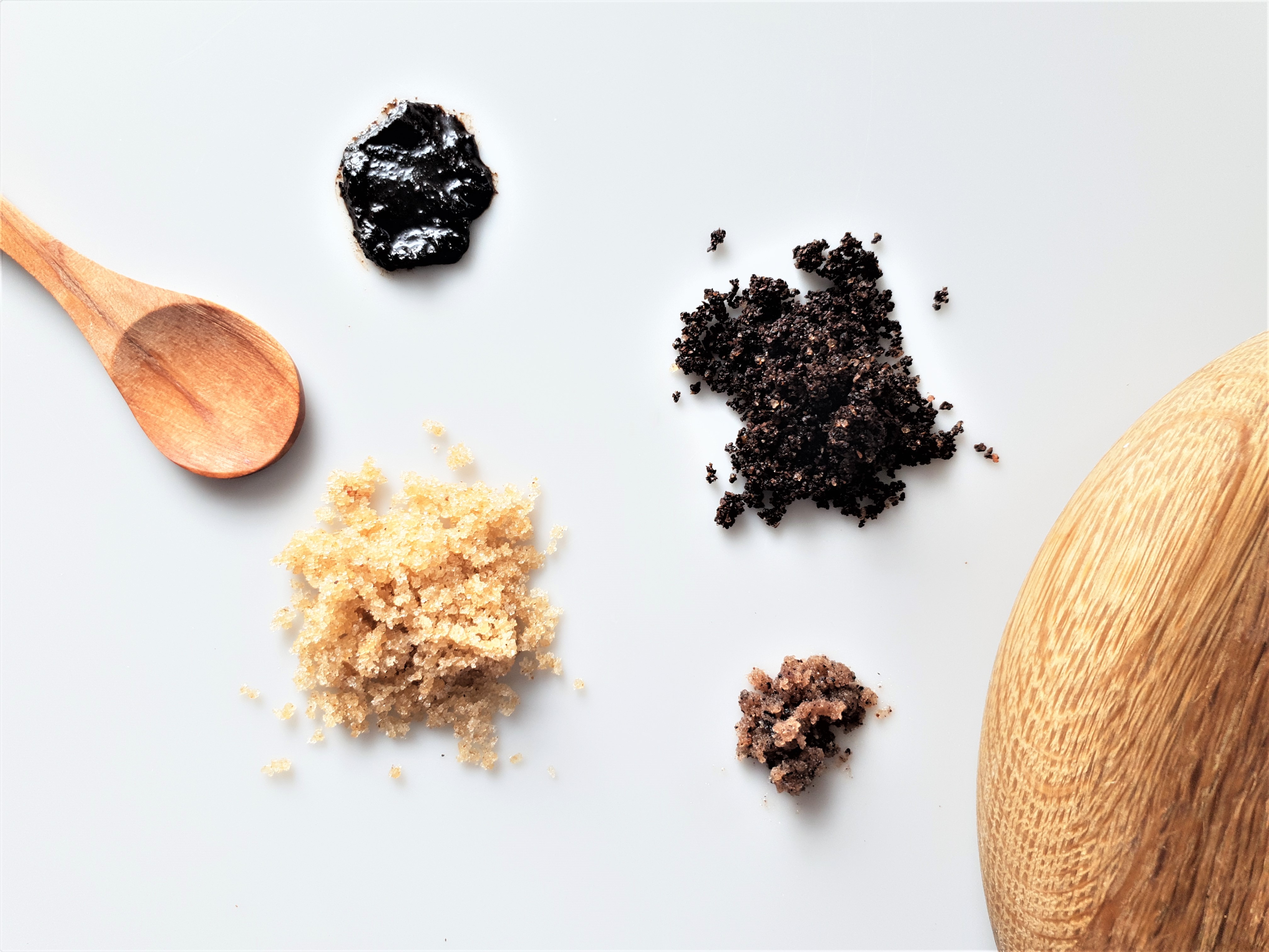 CHEMICAL AND PHYSICAL EXFOLIATORS: PROS AND CONS – Fresh Beauty Fix